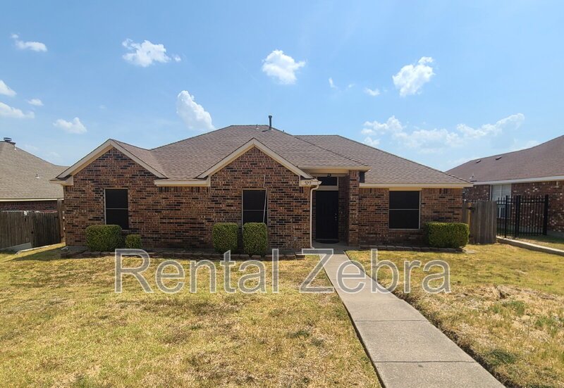 329 Beltwoods Dr N DeSoto, TX 75115 | Rental Zebra - Central Cali